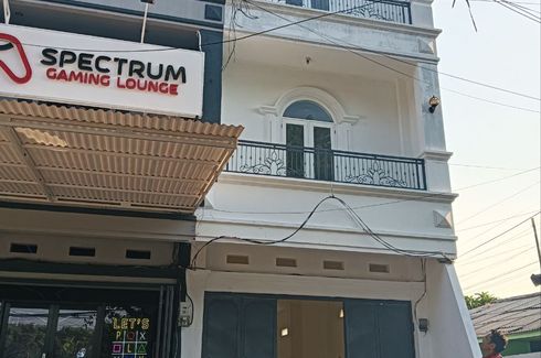 Retail Space in Pancoran Mas, West Java RP 140,000,000 | Dot Property