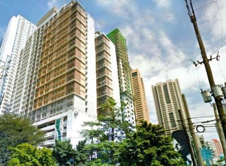 METRO MANILA High End Condo Modern Minimialist Condo near Hotel Mall ...