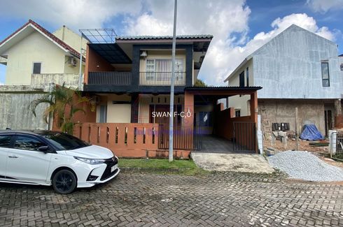 Luxurious 2-story Freehold Affordable House in Bukit Indah Sukajadi ...