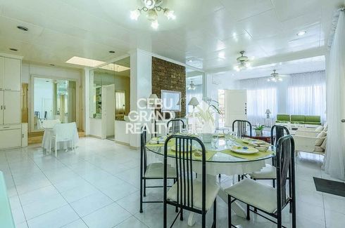 Classic Elegance a Spacious Serene and Welcoming Residence 📌 House for ...