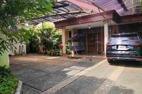 9 Bedrooms House in Jatiwarna, West Java RP 17 billion | Dot Property