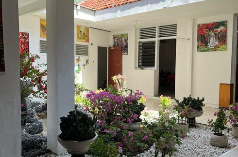 5 Bedrooms House in Genteng, East Java RP 19 billion | Dot Property