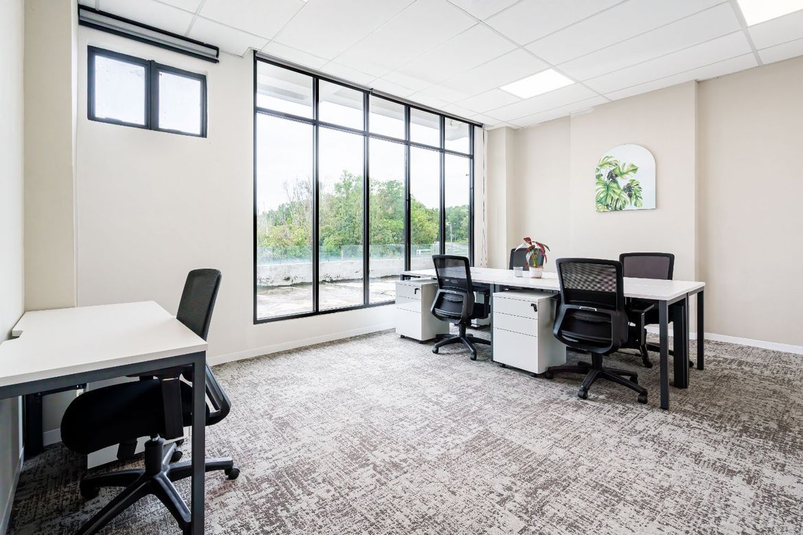 Find office space in Regus Metrasquare for 5 persons with everything ...