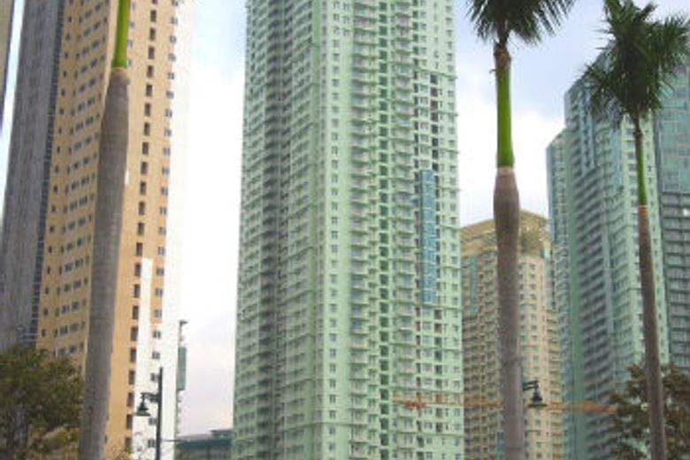 The Meranti at Two Serendra , Metro Manila - 65 Condos for sale and ...